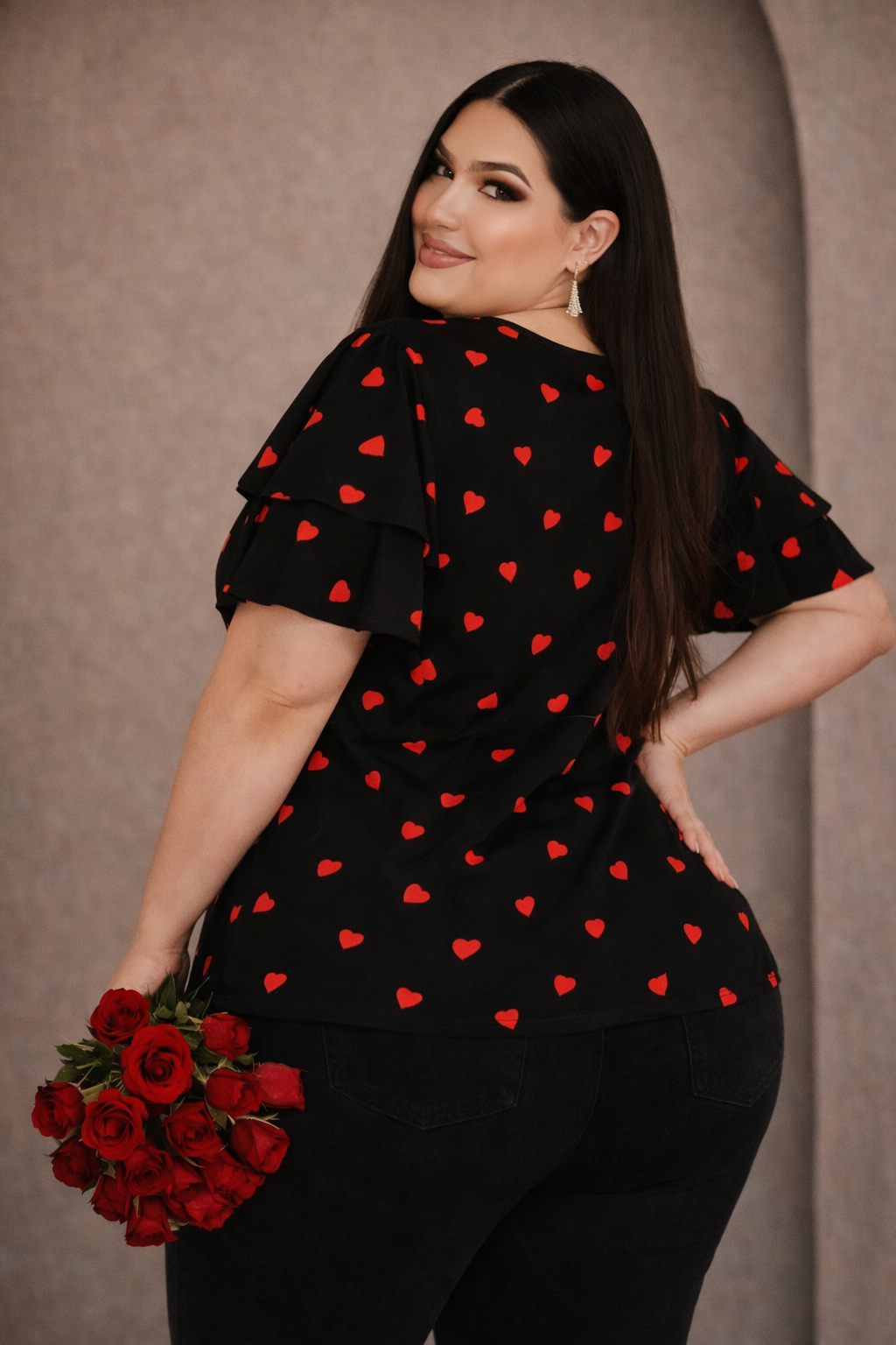 BLUSA NEGRA CON ESTAMPADO DE CORAZÓN | Boom Curvy Girl